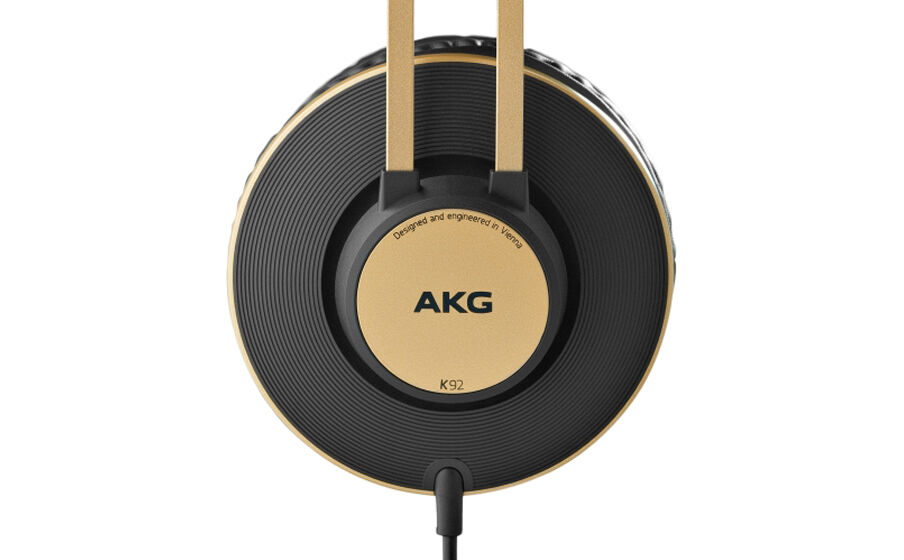 K92 | Closed-back headphones